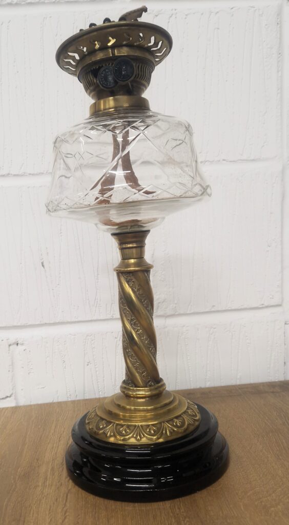 BEAUTIFUL VICTORIAN VERITAS DUPLEX OIL LAMP - Antique